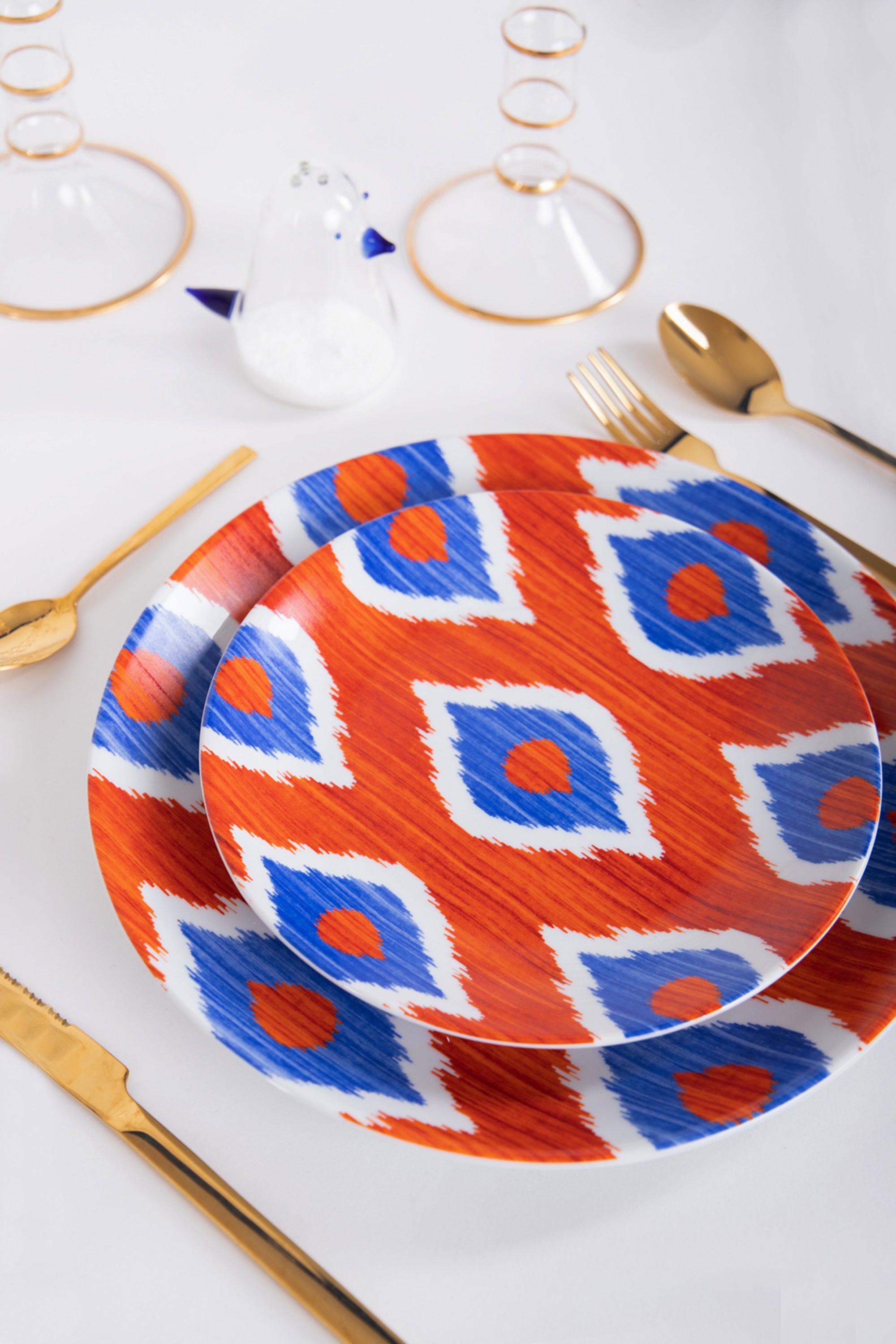 Ikat Red Plate – Orient 499